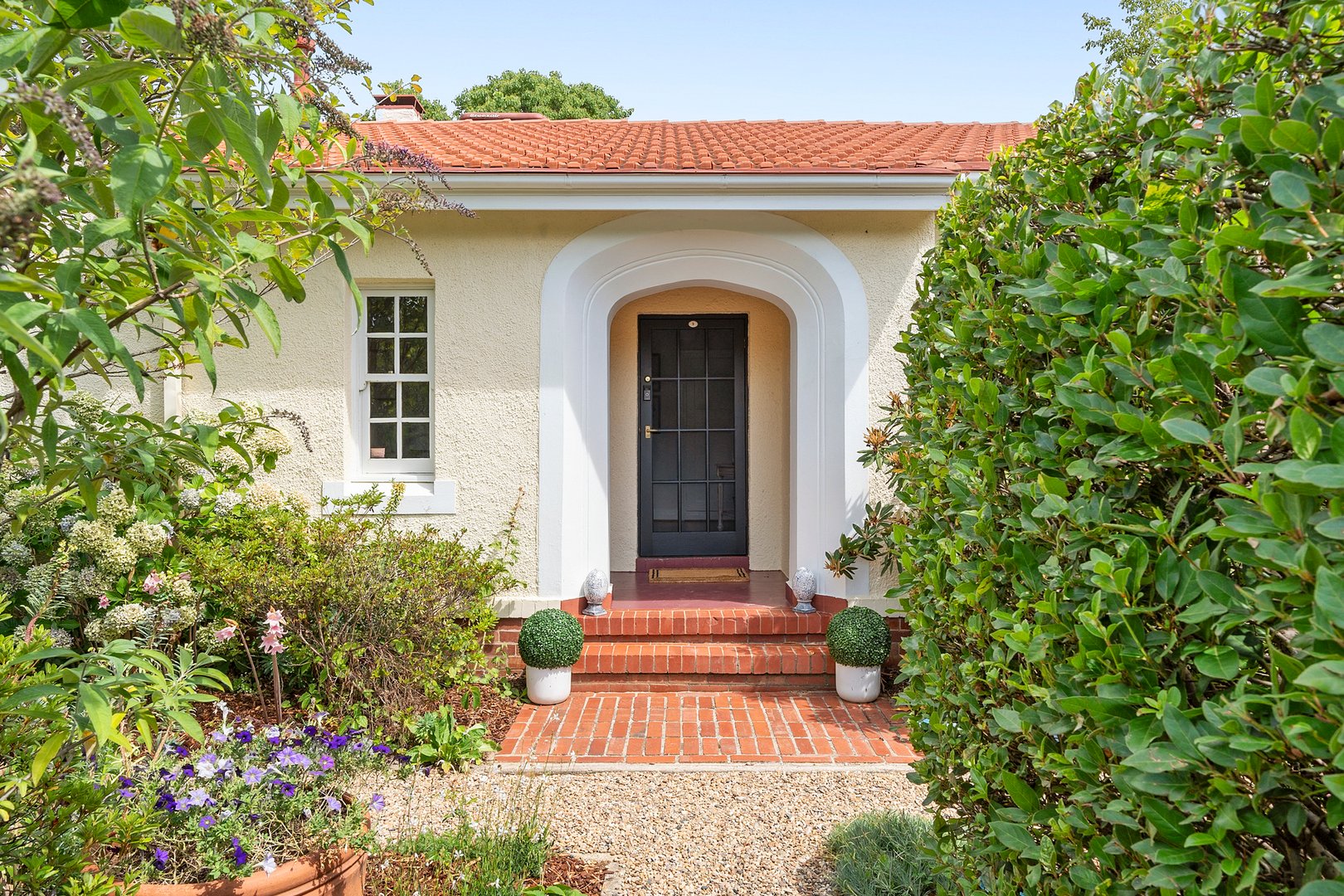 9 Belmore Gardens, Barton ACT 2600 | Allhomes